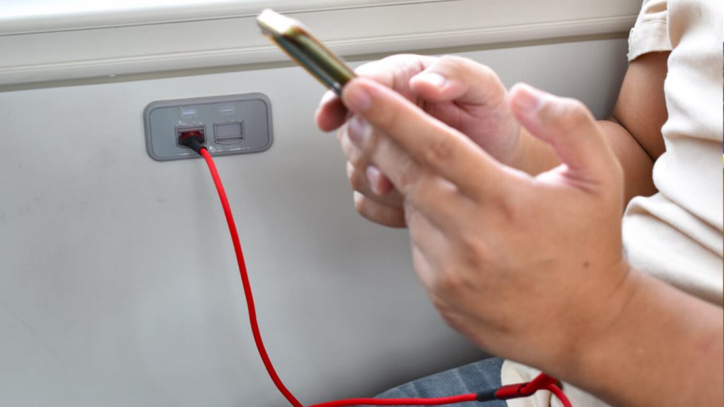 Causeway Link Introduces Its First Electric Buses on Cross-Border ...