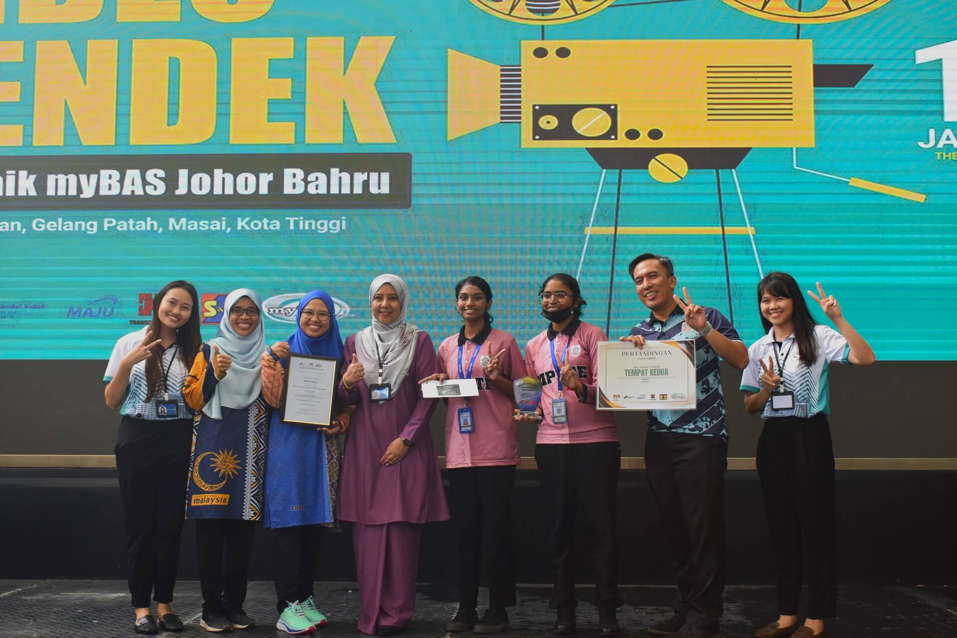 SMK Mutiara Rini Championed 'Jom Naik myBAS Johor Bahru Video Competition 2.0' | Causeway Link
